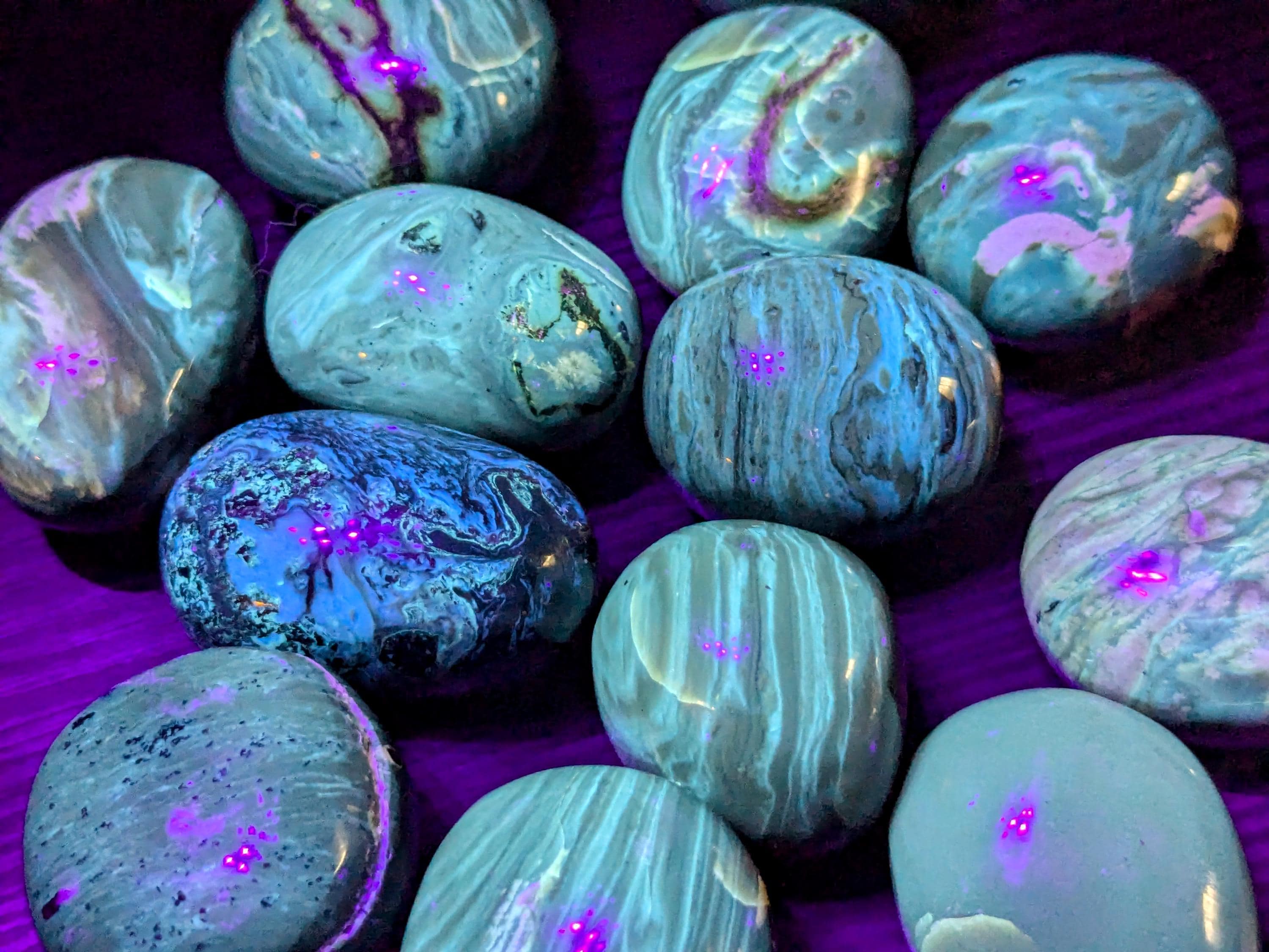 High Grade Blue Amber Tumbled Stones – The Gentle Jasper
